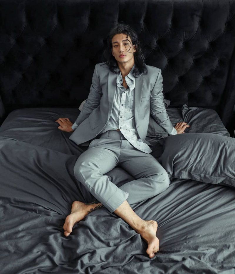Hot 'Monk' Going Viral is Revealed to Be a Famous Burmese Chinese Actor