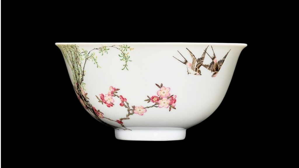 This 300-year-old Chinese bowl just sold for over $25 million at auction